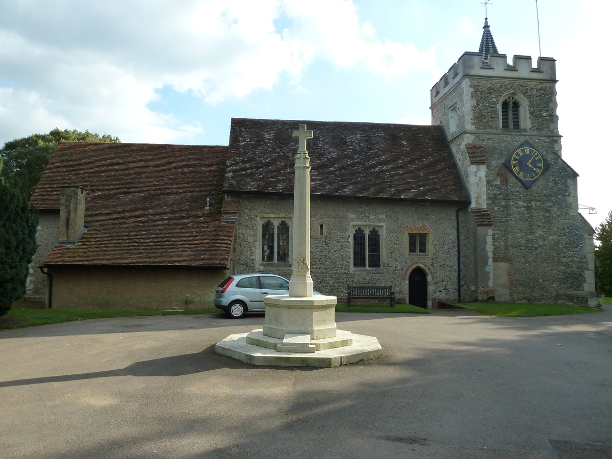P1100306 - Tewin Village